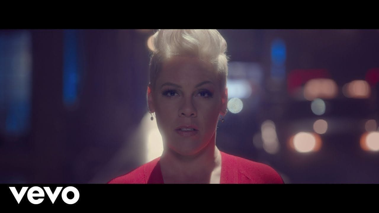 P!nk lança clipe de 'Walk Me Home' | Almanaque da Cultura